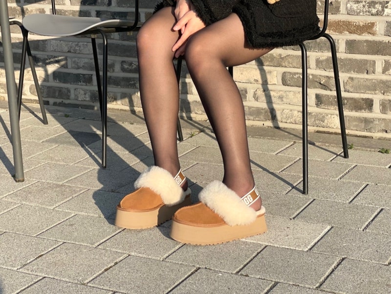 Ugg 어그 샌들 밴딩 털 통굽 슬리퍼 펀케트 플랫폼 코디 사이즈 팁 네이버 블로그
